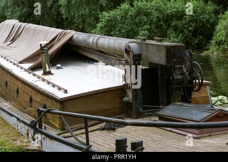 Boats and barges on the Lee valley navigation canal London UK Stock ...
