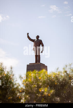 Statue of Antonio Agostinho Neto the first president of angola, Luanda ...