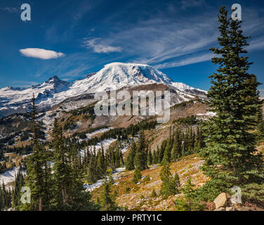 Mt Rainier from Sourdough Ridge Trail, Mt Rainier National Park ...