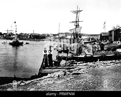 Littlehampton Harbour early 1900s Stock Photo - Alamy