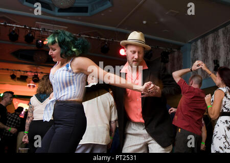 1950s jive couple Stock Photo - Alamy