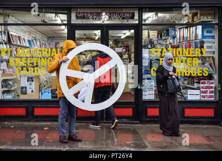 3 Blackstock Road, London, UK. 6th October 2018. People commemorate ...