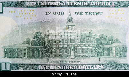 Close up of Independence Hall on the back of the US one hundred dollar ...