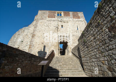 Farnham Castle - a 12th-century castle in Farnham, Surrey, England. It ...