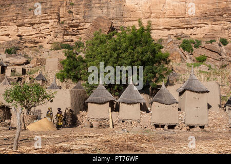 A Dogon village with traditional huts Bandiagara in Mali Stock Photo ...