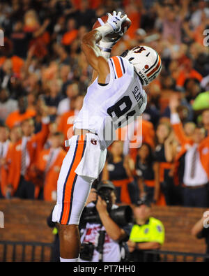 Auburn wide receiver Darius Slayton (81) makes Arkansas defensive back ...
