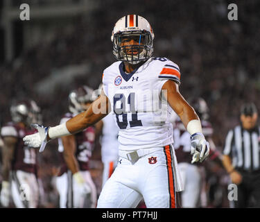 Auburn wide receiver Darius Slayton (81) makes Arkansas defensive back ...