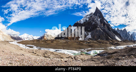 Panorama of Nuding pyramids & glacier, Biarchedi II, Crystal Peak ...