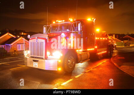 A Kenworth recovery truck arrives to the scene of an accident , where a ...