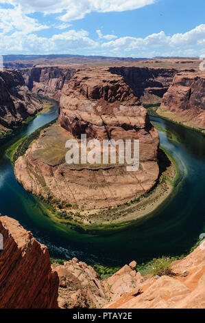 A wide angle shot of the famous horsce shoe bend in the colorado river ...