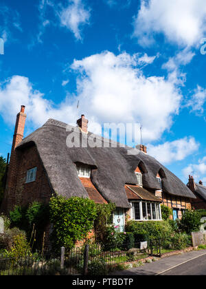 Thatched Cottage, English Coutryside, Culham, Oxfordshire, England, UK ...