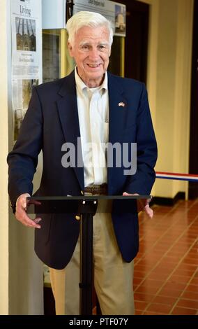 Col. (ret) John Fordyce III (center right) speaks with Col. Damon Damon ...