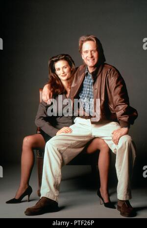 Demi Moore Michael Douglas Film Disclosure Usa 1994 Characters