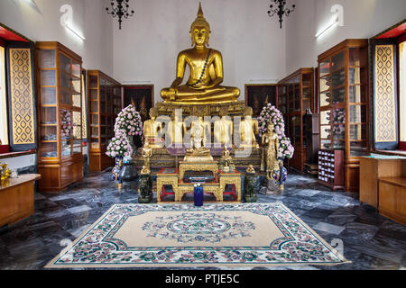 Buddha And First five disciples Statues Stock Photo - Alamy