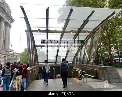 Subway entrance of the Bowling Green Station, known as Battery Park ...