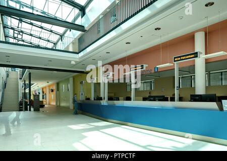 Altes AKH, Zahnklinik, Check-In Stock Photo - Alamy