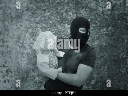 Girl in mask of thief Stock Photo: 139033985 - Alamy