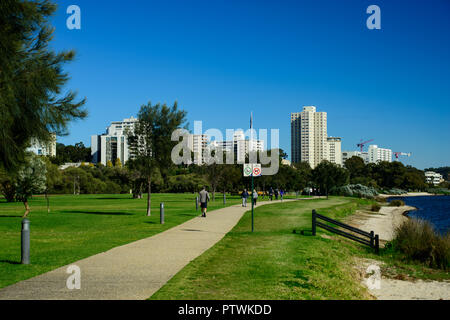 South Perth Foreshore. Swan River Stock Photo - Alamy