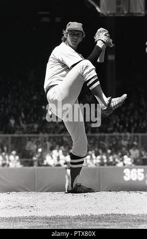 1970s, historical, MLB game, a US professional baseball player of the ...