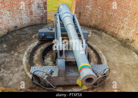 Disappearing carriage gun at Phi Sua Samut Fort, the public place in ...