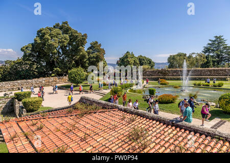 The pond and fountain in the grounds of the Castelo do Castro, Vigo ...