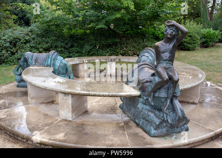 Elephant Circle seat sculpture, Jephson Gardens, Leamington Spa ...
