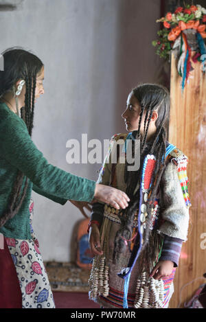 ARYAN MOTHER & CHILDREN Stock Photo - Alamy