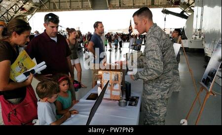 The 4th Space Operations Squadron mobile team execute a mobile space ...