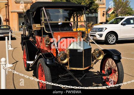 Classic 1911 orange Ford Model T Stock Photo - Alamy