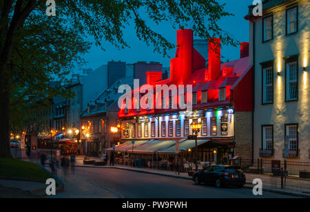 Bistro Sainte-Anne at the Place Sainte-Anne in the old heart of Montpellier, France Stock Photo ...