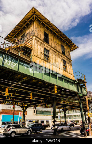 Astoria Boulevard (BMT Astoria Line) Subway Station Astoria Queens New ...