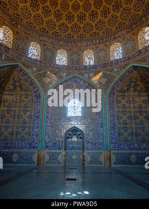 Blue tiled mosque Sheikh Lotfollah in Esfahan Iran Stock Photo - Alamy
