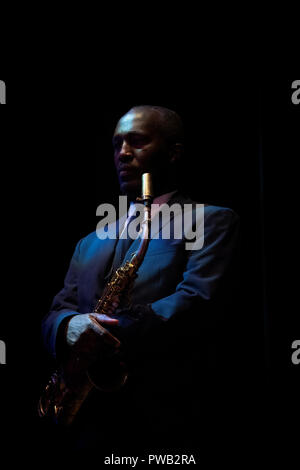 Toni Kofi plays alto sax as special guest for Jo Harrop, Scarborough ...