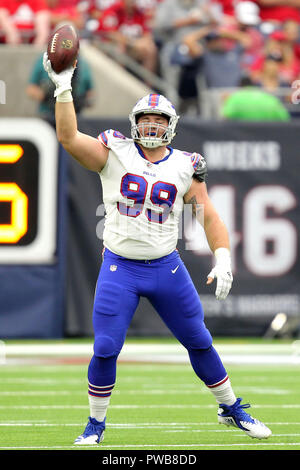 Buffalo Bills defensive tackle Harrison Phillips (99) waits on the play ...