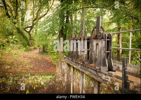 Old sluice gate at Radyr weir, South Wales Stock Photo - Alamy
