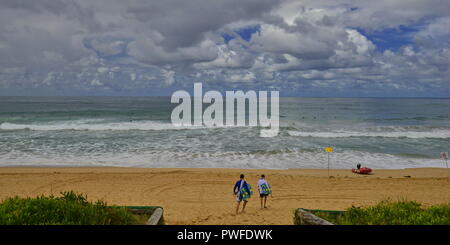 Lakeside scene in Canberra with sail boats Stock Photo - Alamy