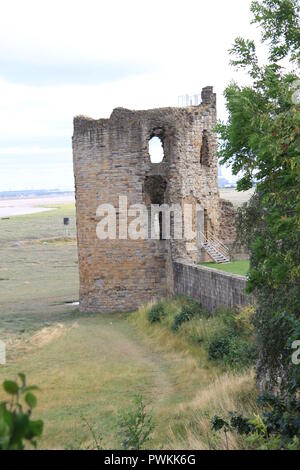 Halkyn Mountain, Flintshire, North Wales, UK. 9h May 2016. UA walker ...