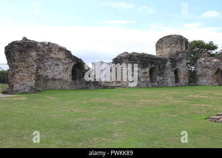 Halkyn Mountain, Flintshire, North Wales, UK. 9h May 2016. UA walker ...