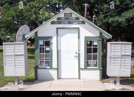 The small rural post office building in Matthews, Alabama, USA that is ...