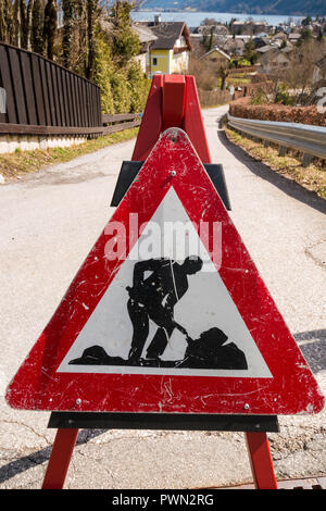 Beware construction site traffic sign on fence Stock Photo - Alamy
