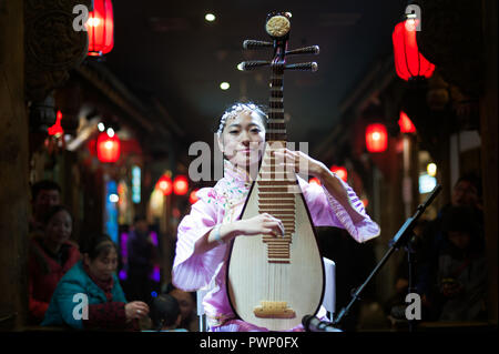 Chengdu, Chengdu, China. 17th Oct, 2018. Chengdu, CHINA-Folk artists ...
