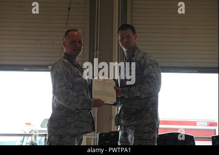 Lt. Col. Mathhew Schroeder takes command of the 1st Special Operations ...