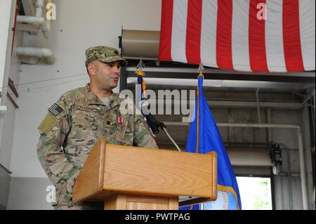 Lt. Col. Tracey Iverson takes command of the 1st Special Operations ...