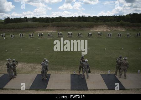 Soldiers participate in reflexive fire trainig on Sept. 29 during the ...