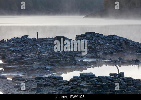 Ladybower Reservoir Drowned Village of Derwent. Derwent Hall gatepost ...
