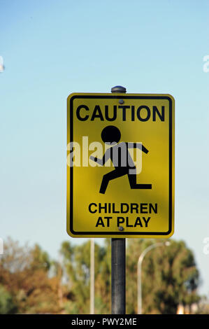 Yulara, Australien. 15th Apr, 2018. Impressive rock formation of the ...