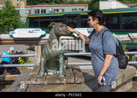 Alaska Alaskan Juneau Patsy Ann dog pet statue,famous greeted arriving ...