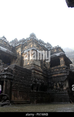 The unbeliavable details of Kailasa Temple of Ellora caves, the rock ...