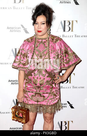 (dpa) - American actress Jennifer Tilly smiles on the red carpet at the ...