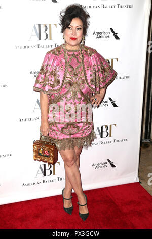 (dpa) - American actress Jennifer Tilly smiles on the red carpet at the ...